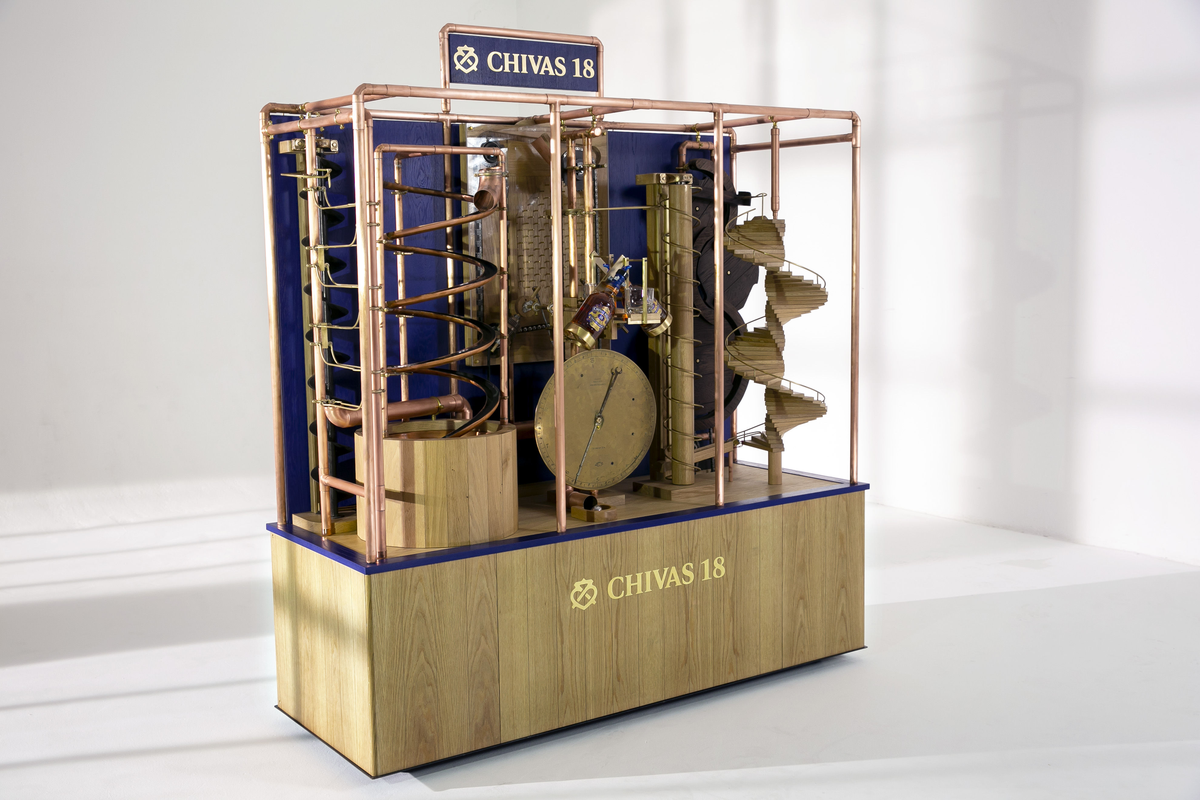 The World's Most Complex Whisky Pouring Machine by Chivas