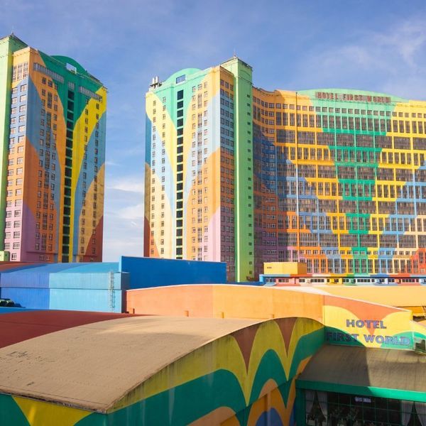 All About Malaysia's First World Hotel, The World's Largest Hotel