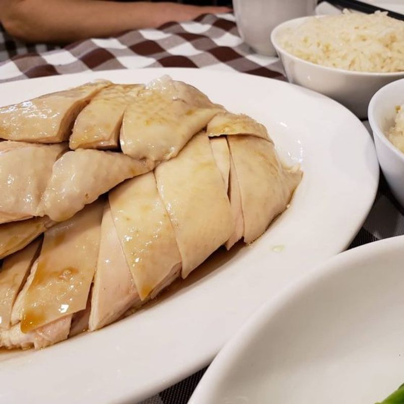 11 places for the best Hainanese chicken rice in Singapore