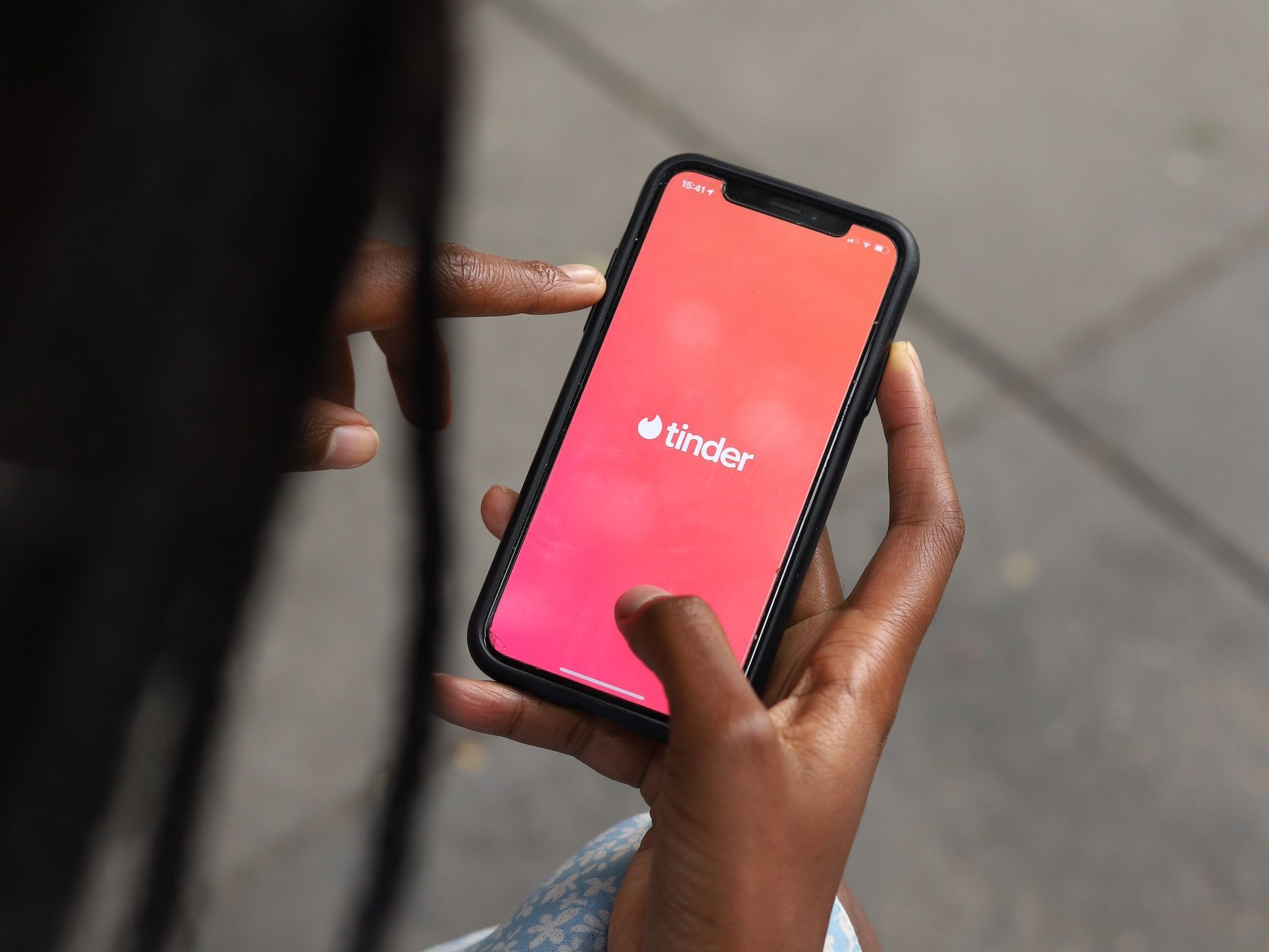 7 easy tips on building the perfect dating bio, according to Tinder