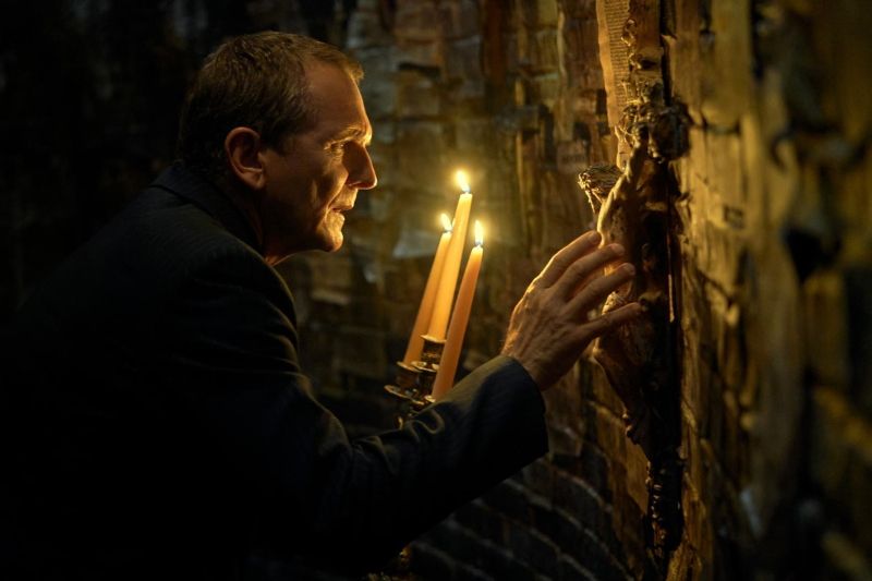 Sebastian Roché Discusses Playing Father Renaud In 1923 Sebastian Roché Discusses Playing Father Renaud In 1923