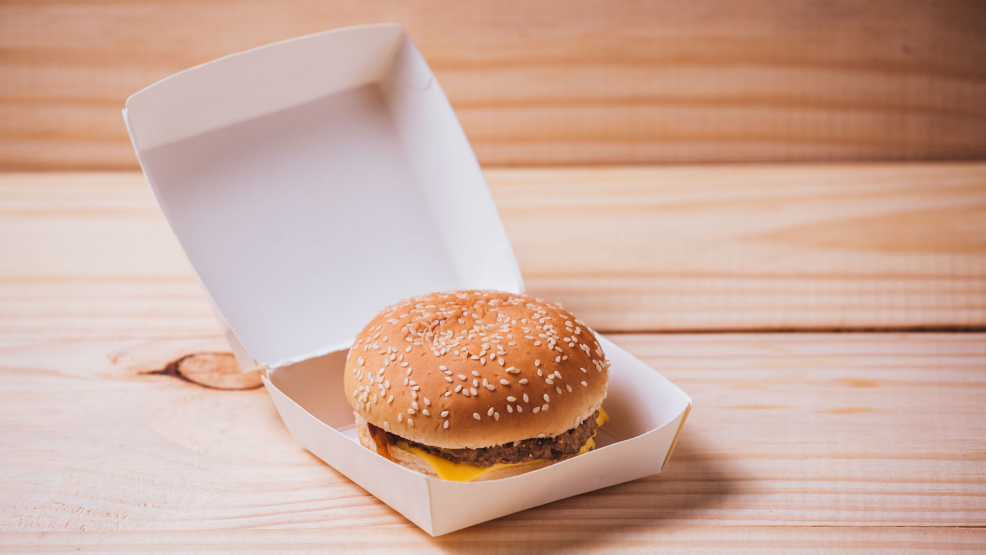 France To Ban Disposable Packaging & Utensils In Fast-Food Restaurants