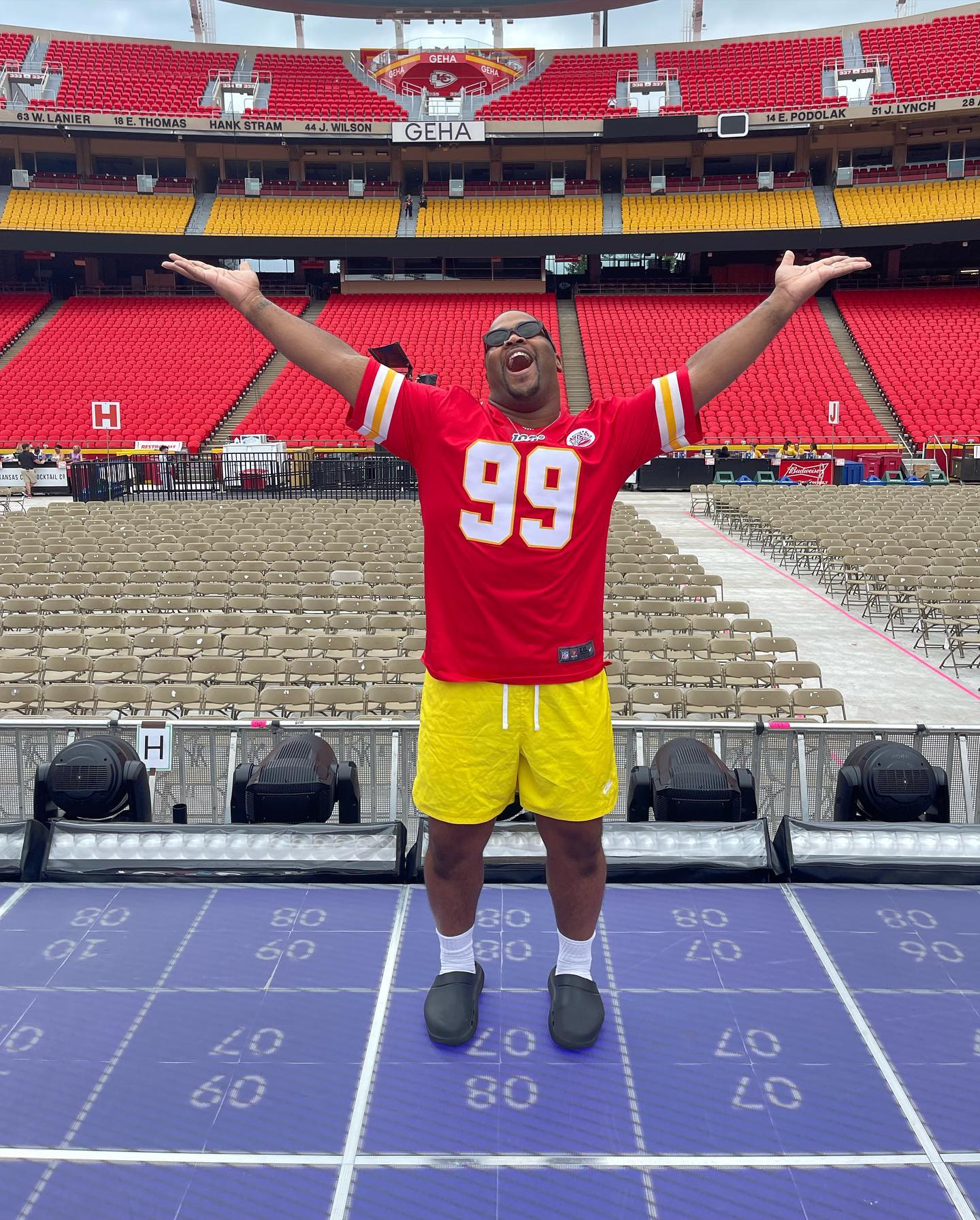 Who Is Kameron Saunders? Meet The Internet's Favourite New Person