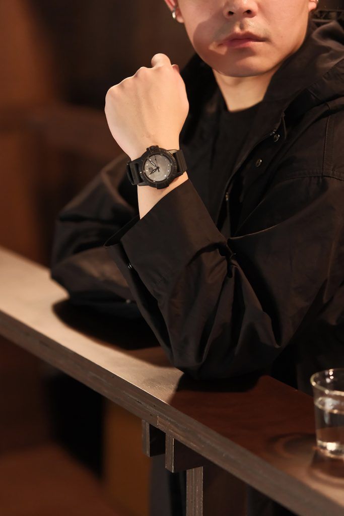 Luminox Celebrates its 35th Anniversary With Two Limited Edition Pieces ...