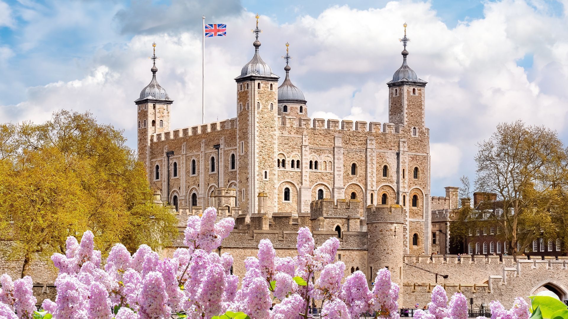 London vs Paris: The Better Vacation Spot - Augustman Singapore