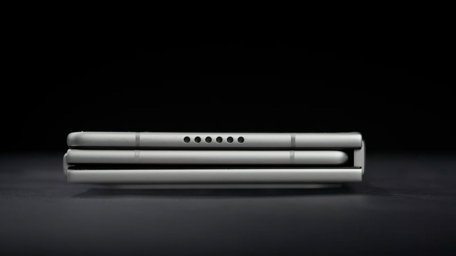 World's Thinnest Tri-Fold Phone By TECHNO | Augustman SG