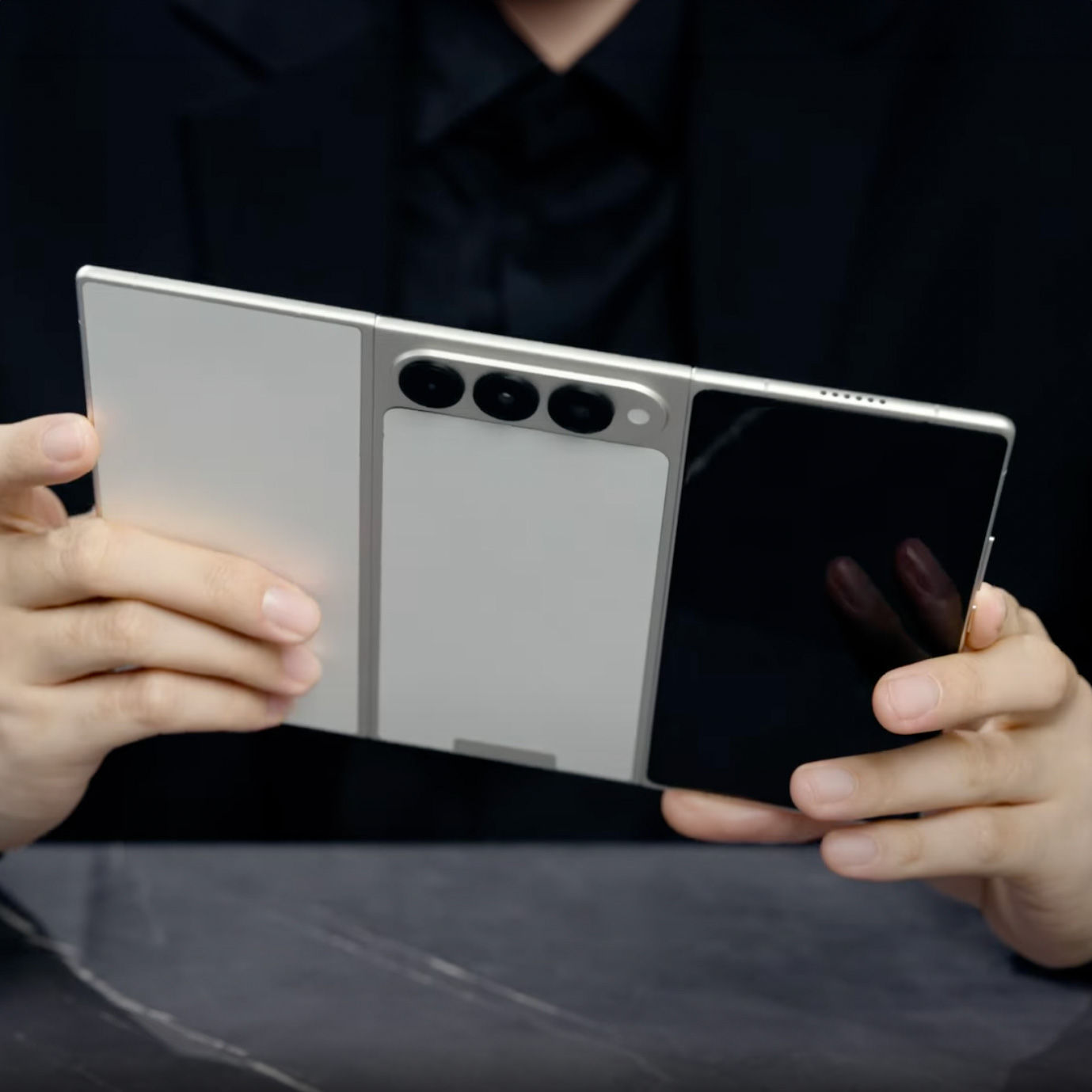 World's Thinnest Tri-Fold Phone By TECHNO | Augustman SG