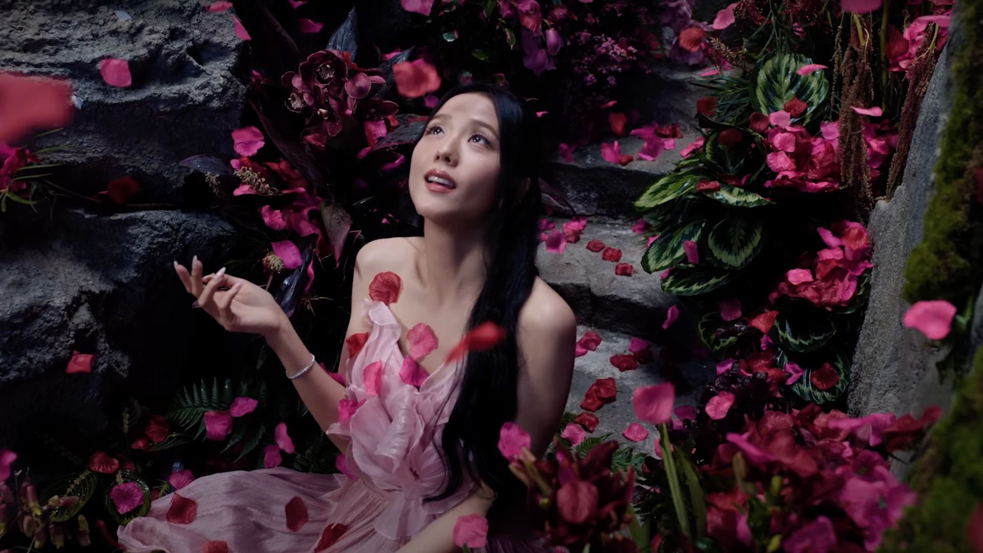Jisoo's Your Love Music Video Shoot Location In Singapore