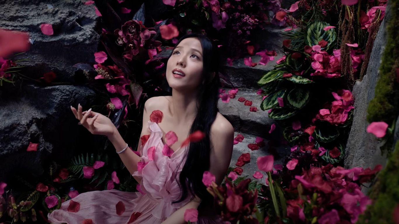 Jisoo's Your Love Music Video Shoot Location In Singapore