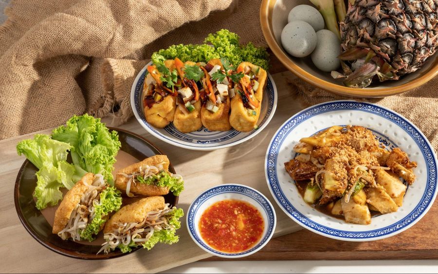 Hawkers Street At Tang Plaza: 7 Stalls Offering The Best Food