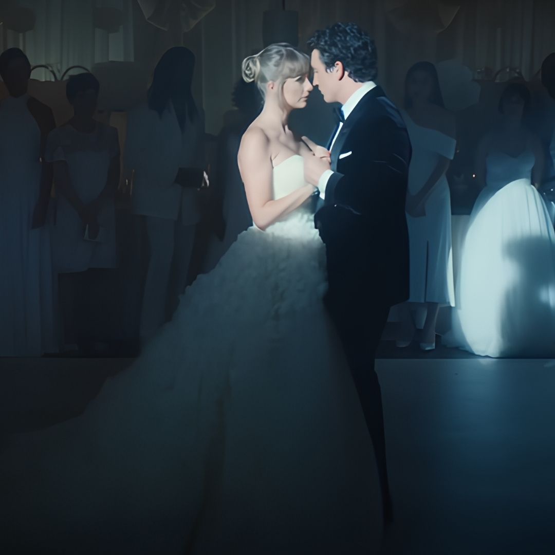 Taylor Swift The Perfect Wedding Dress Maisons Augustman Sg