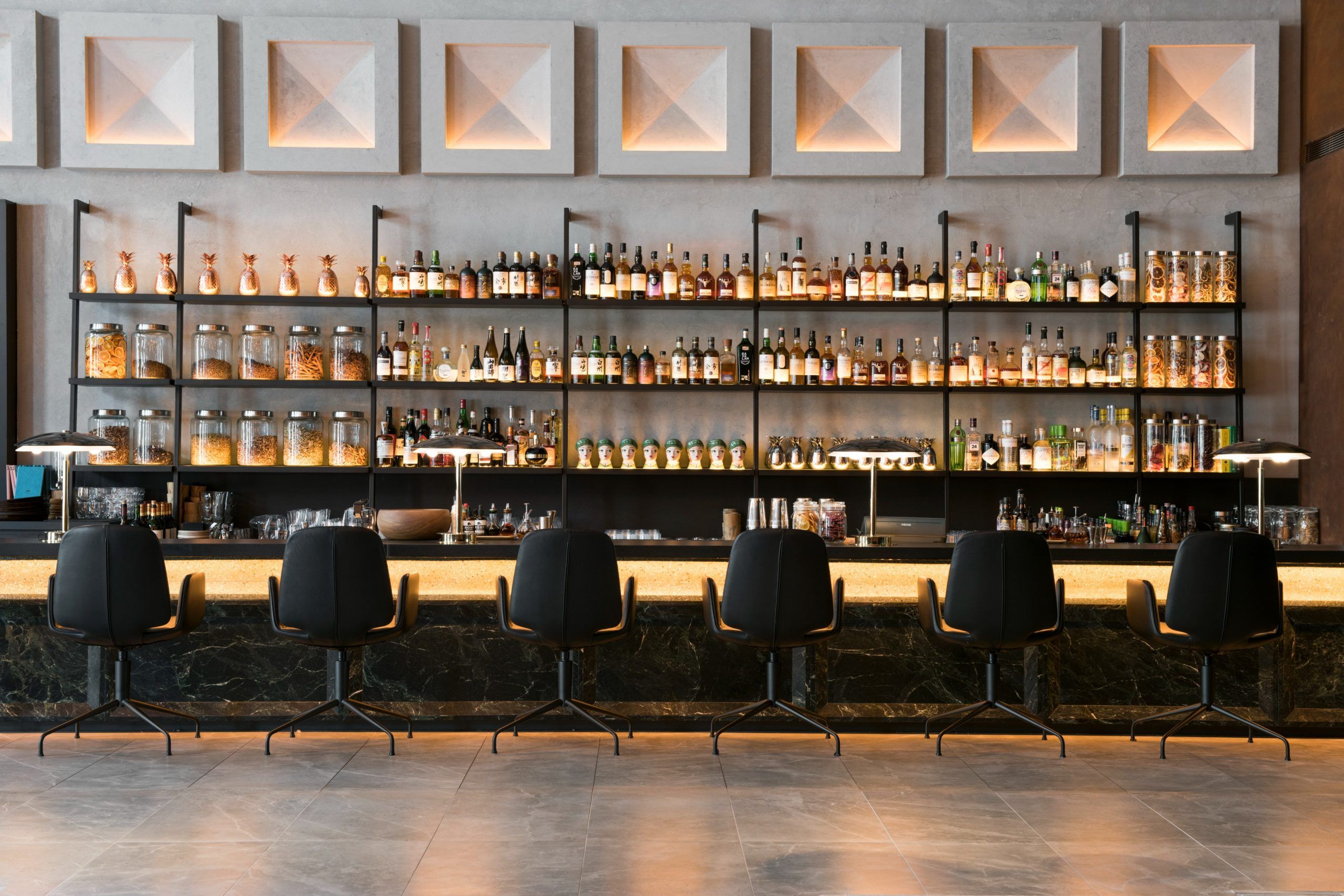 The Warehouse Hotel’s Lobby Bar Is Singapore’s Most Seductive Act of ...