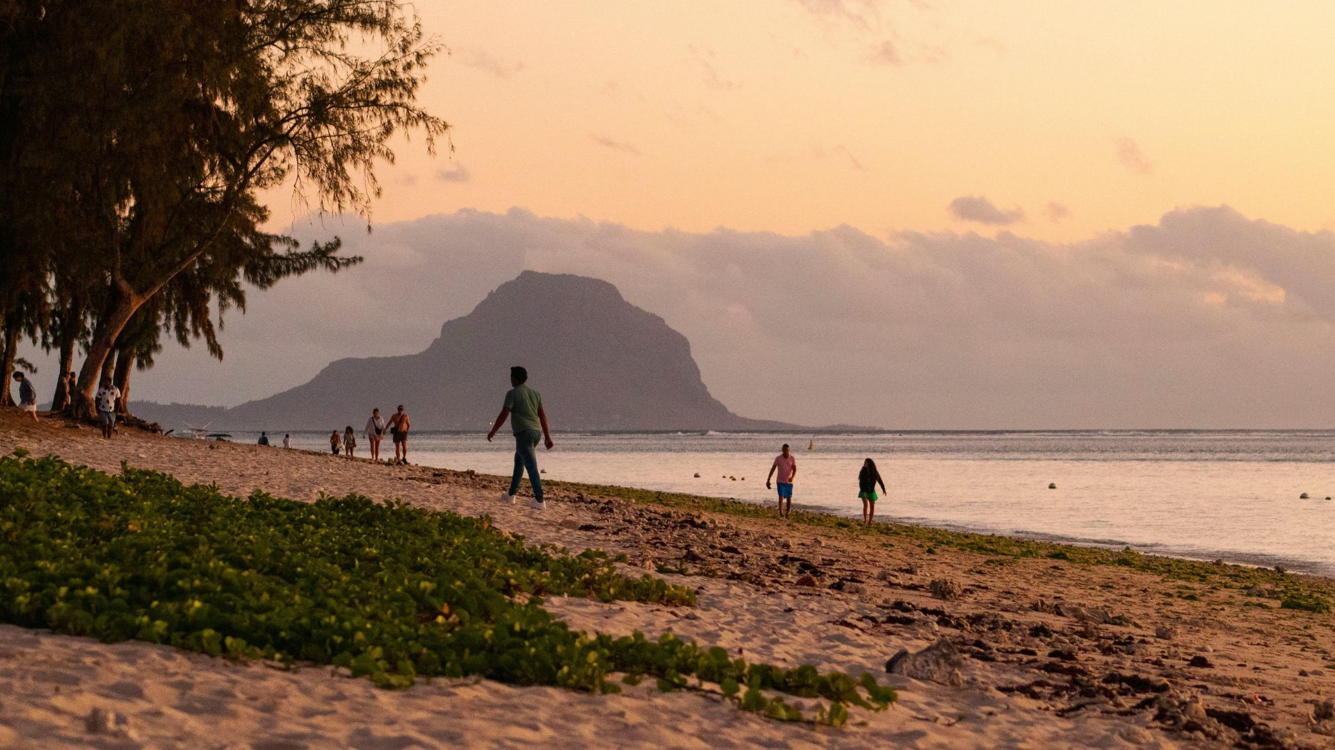 Best Tourist Places To Visit In Mauritius | Augustman Singapore
