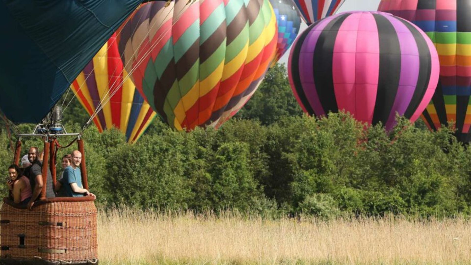 Best Hot Air Balloon Festivals In 2026 | Augustman Singapore