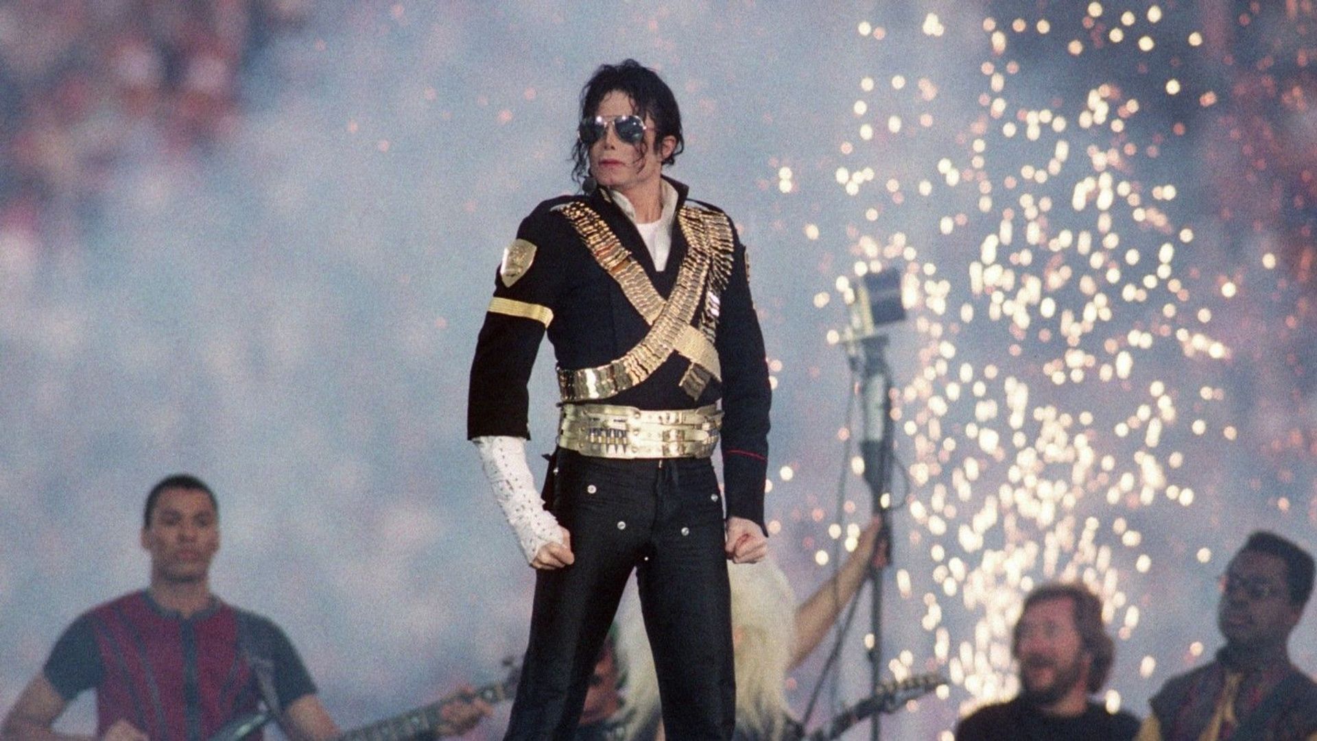 Michael Jackson's Iconic Stage Outfits | Augustman Singapore