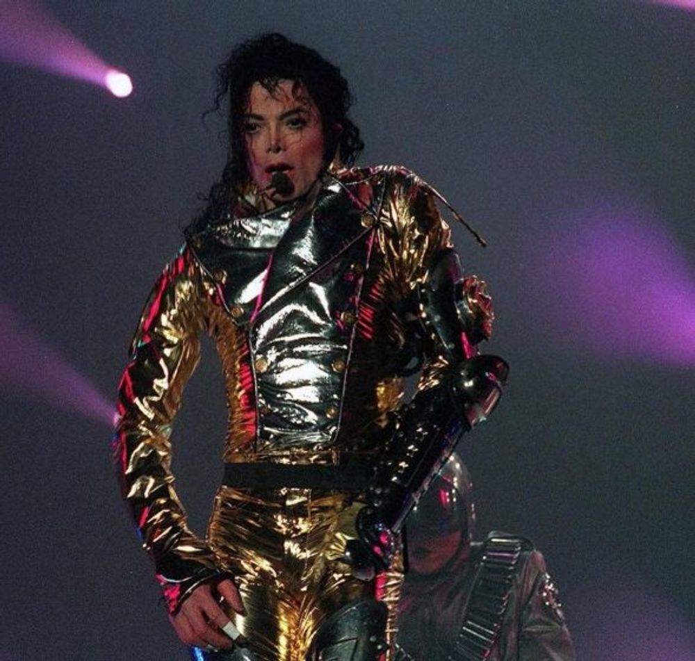 Michael Jackson's Iconic Stage Outfits | Augustman Singapore