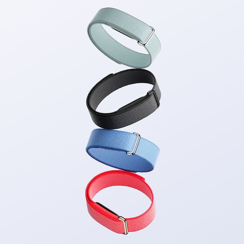 Google's Screenless Fitbit Air Can Help You Monitor Your Health
