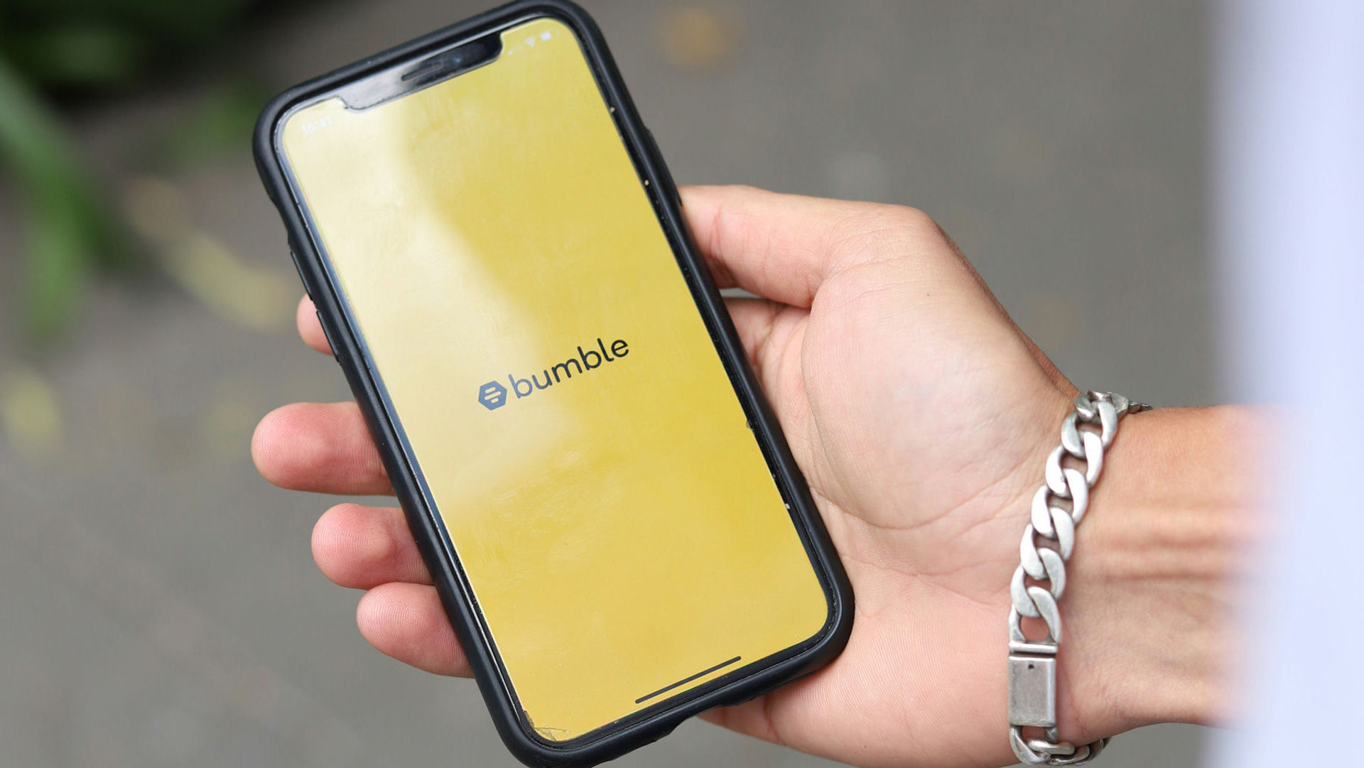 Bumble Says Goodbye To The Swipe Feature | Augustman SG