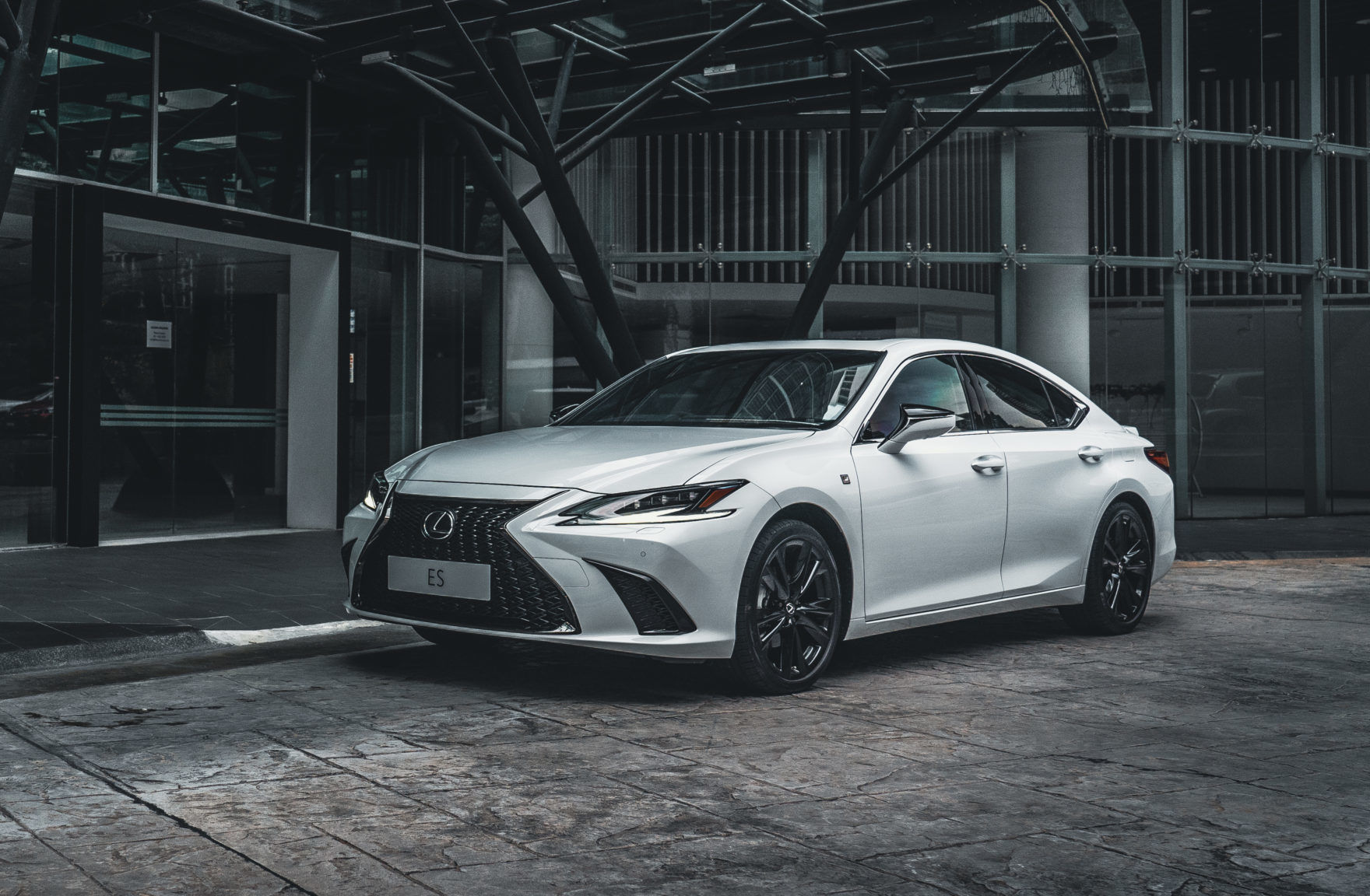 The Lexus ES 250 Sedan Now Available In F Sport Variant