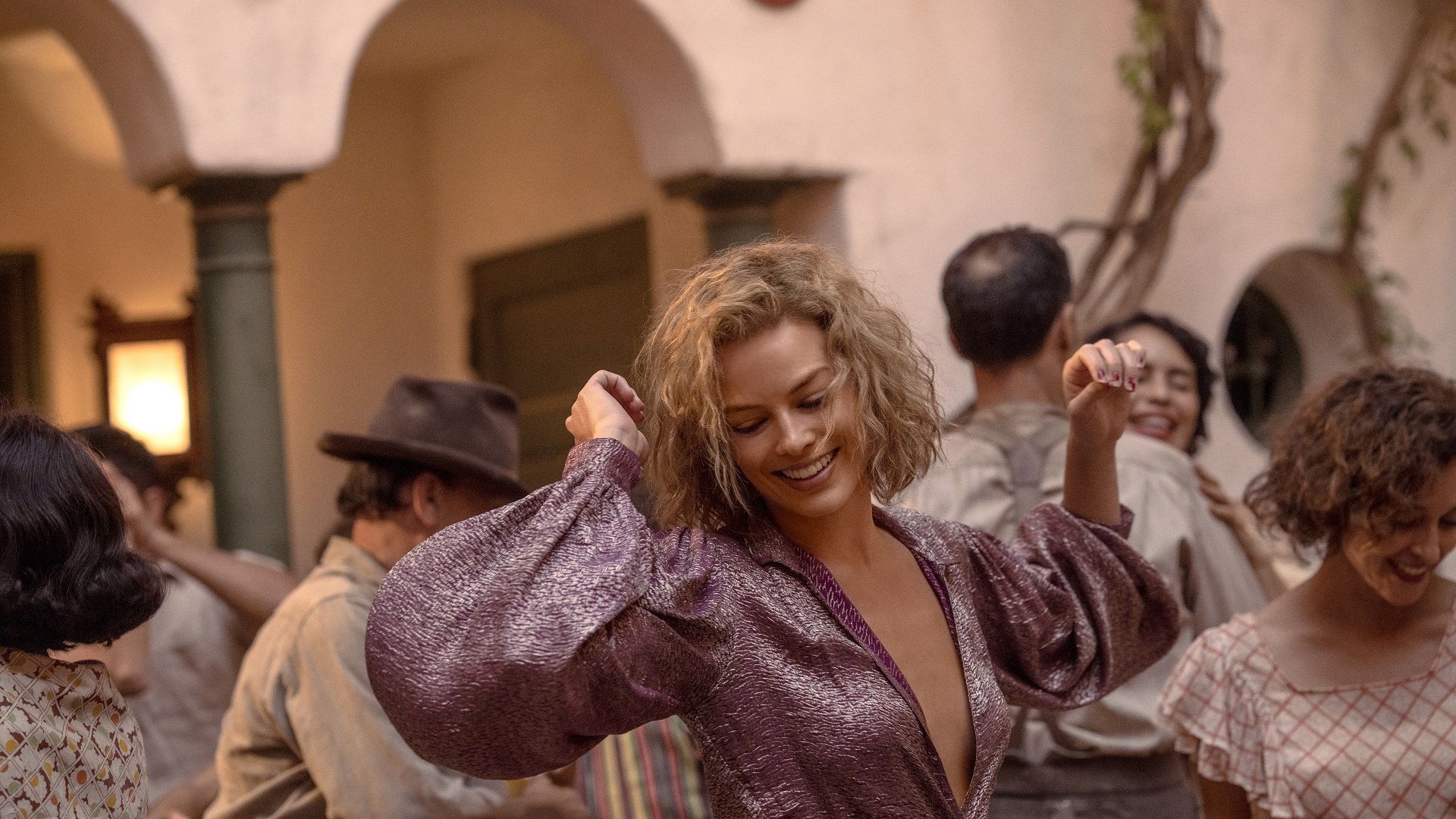 'Babylon' Review: Margot Robbie Shines But Can't Save Middling Film