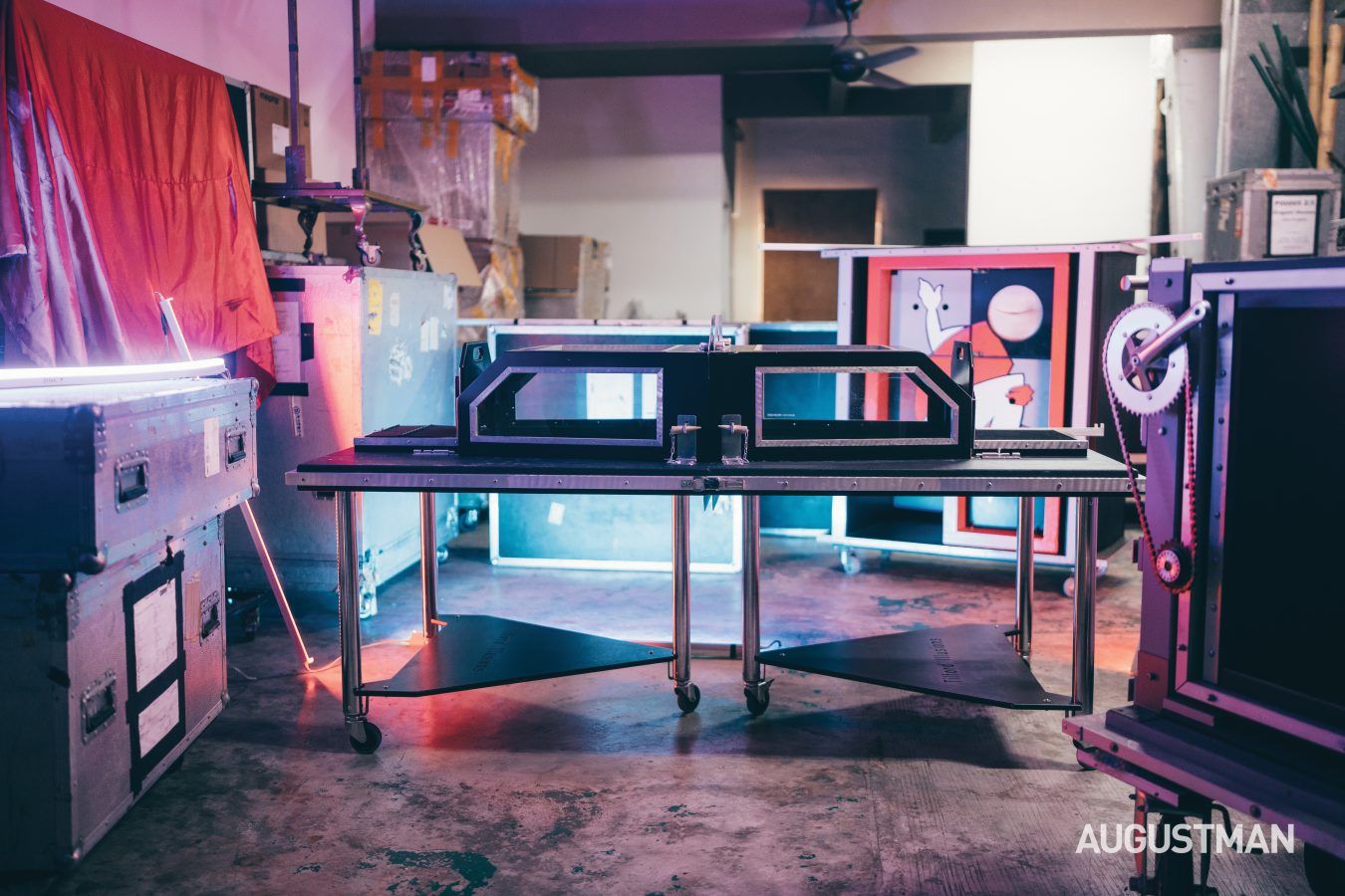 Analogue Crafts: Tan Jin Wei is A Modern Houdini