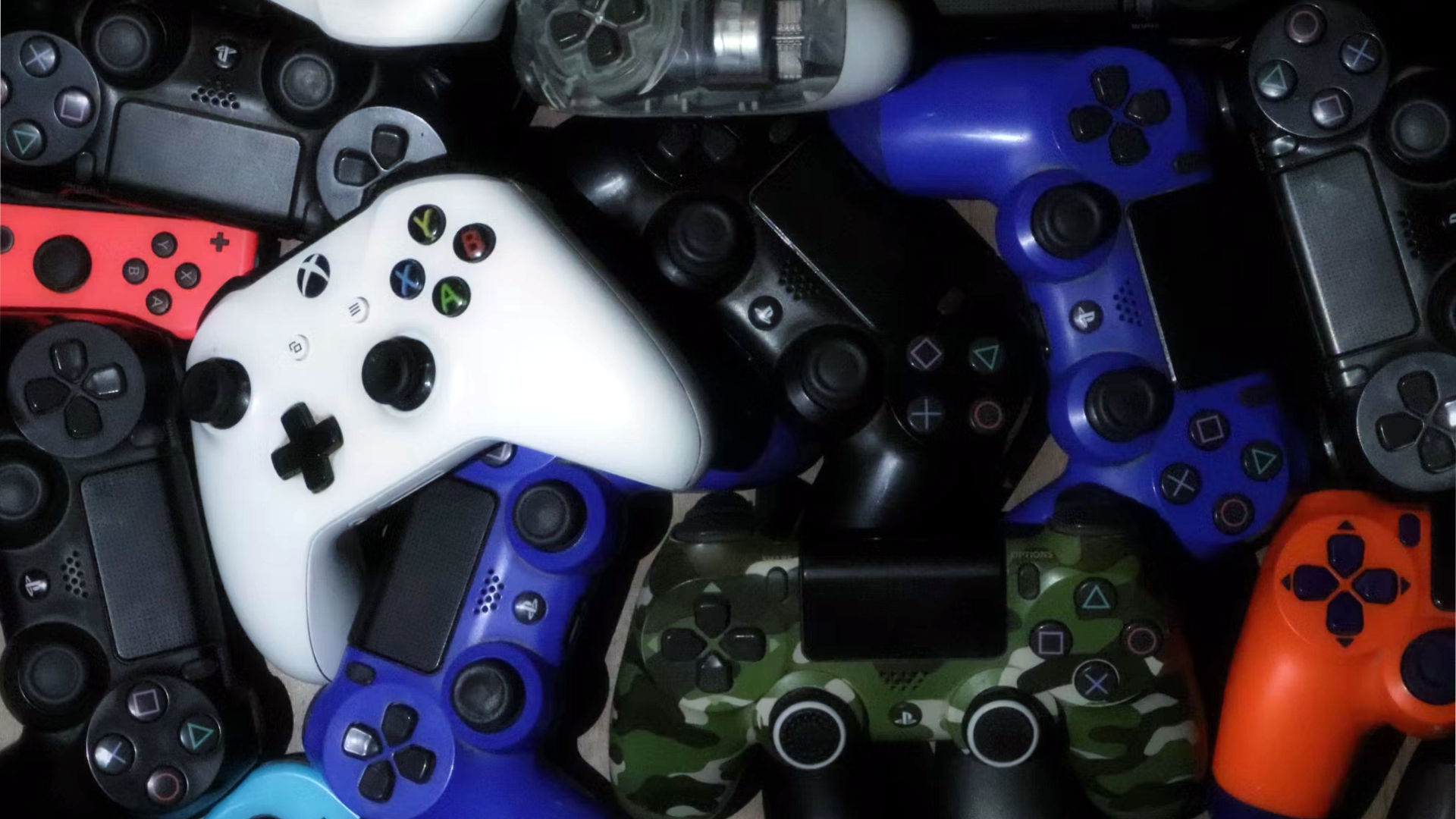 Xbox Game Pass vs PlayStation Plus – Augustman Malaysia