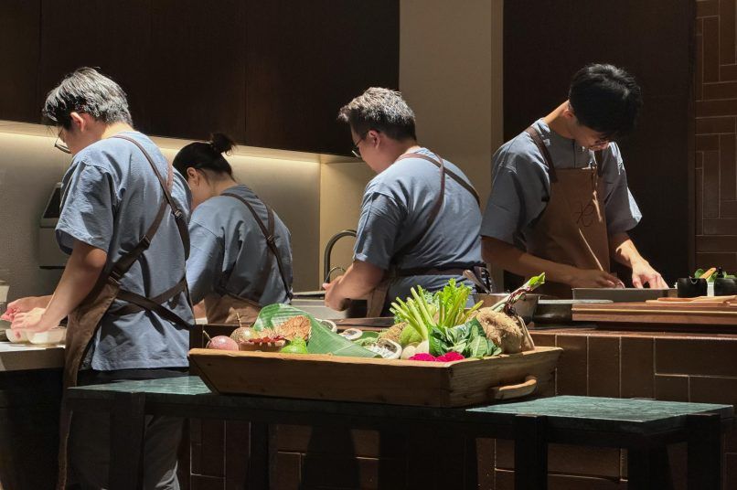 Augustman Reviews: The New Akar Dining All About Elevated Tradition