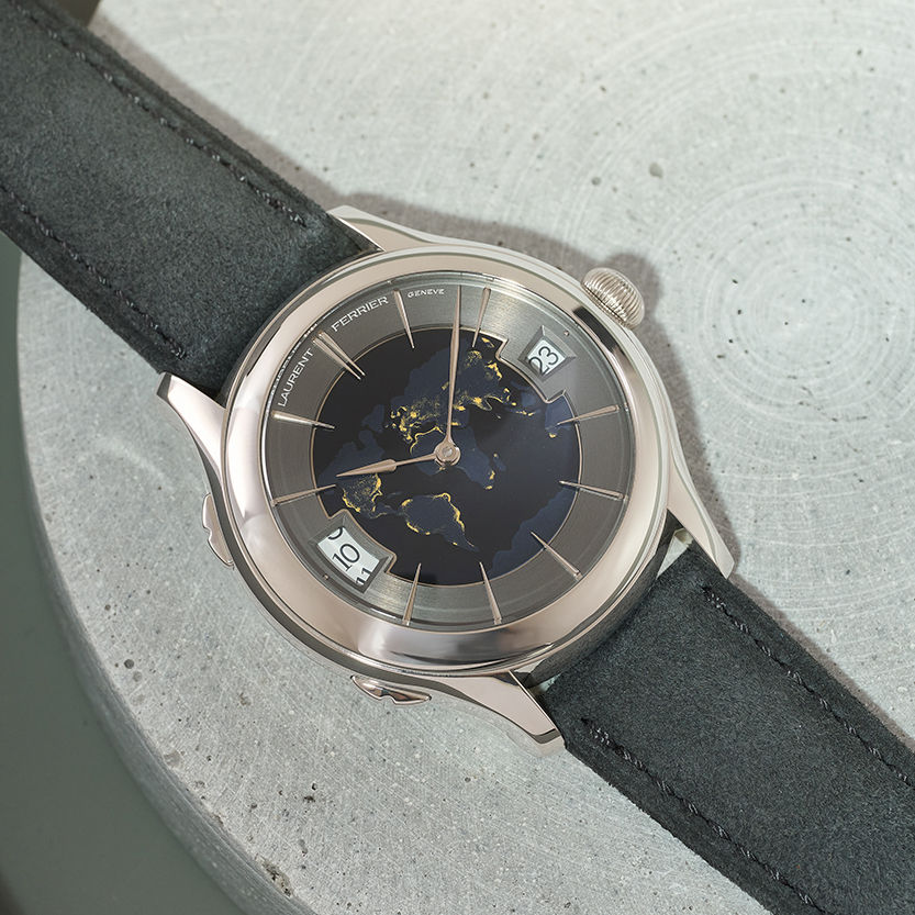 Cristiano Ronaldo Sports New Watch Worth MYR 3.26 Million