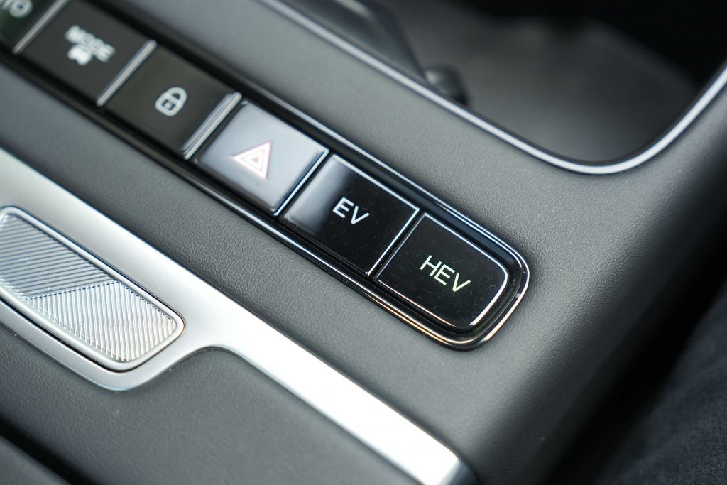 Jaecoo Switches Things Around with The J7 PHEV | AugustMan Malaysia