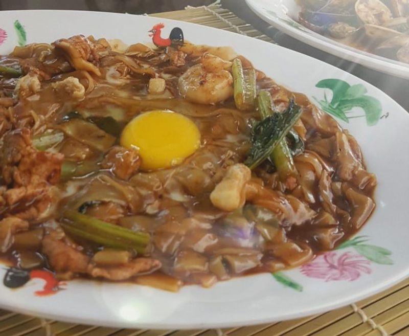 Malaysian Favourite: 7 Best Wat Tan Hor Spots In KL And PJ