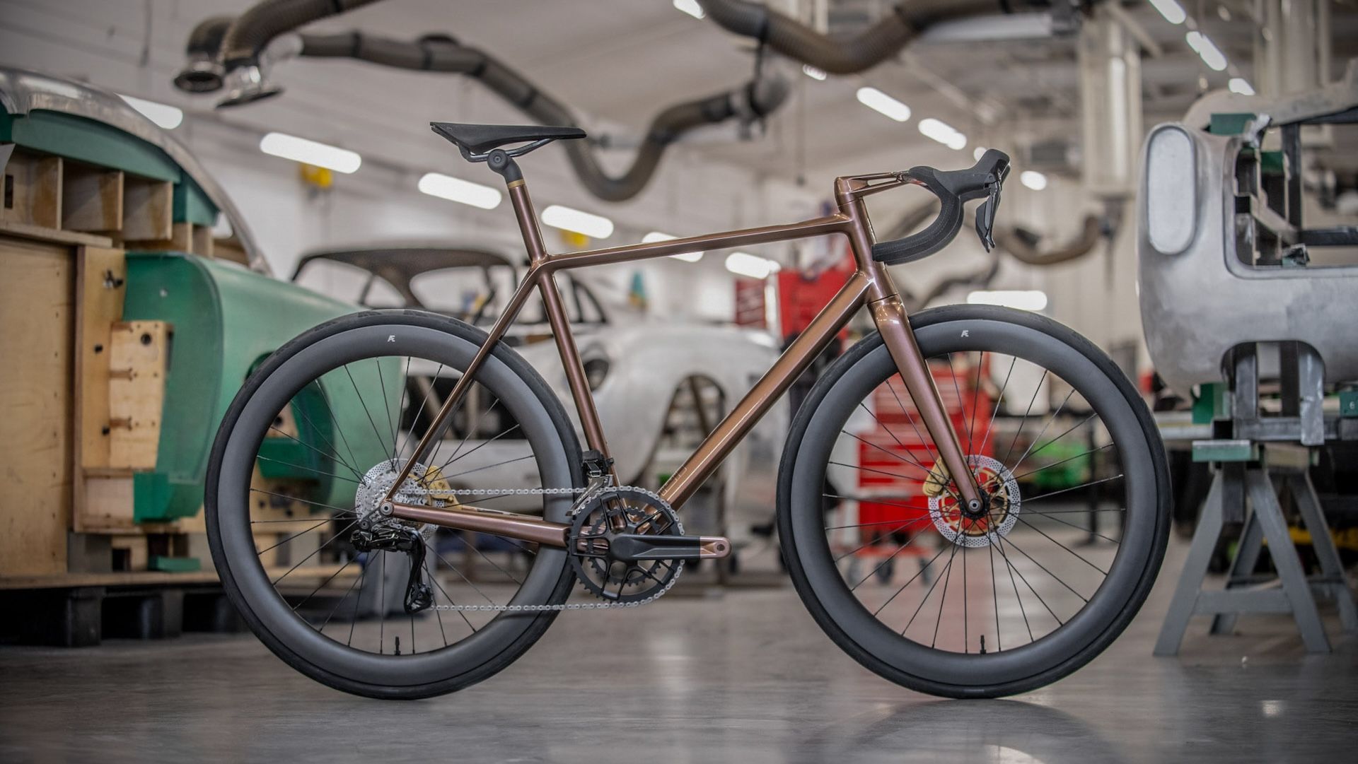 J.Laverack and Aston Martin collaborate on 1R bespoke bicycle