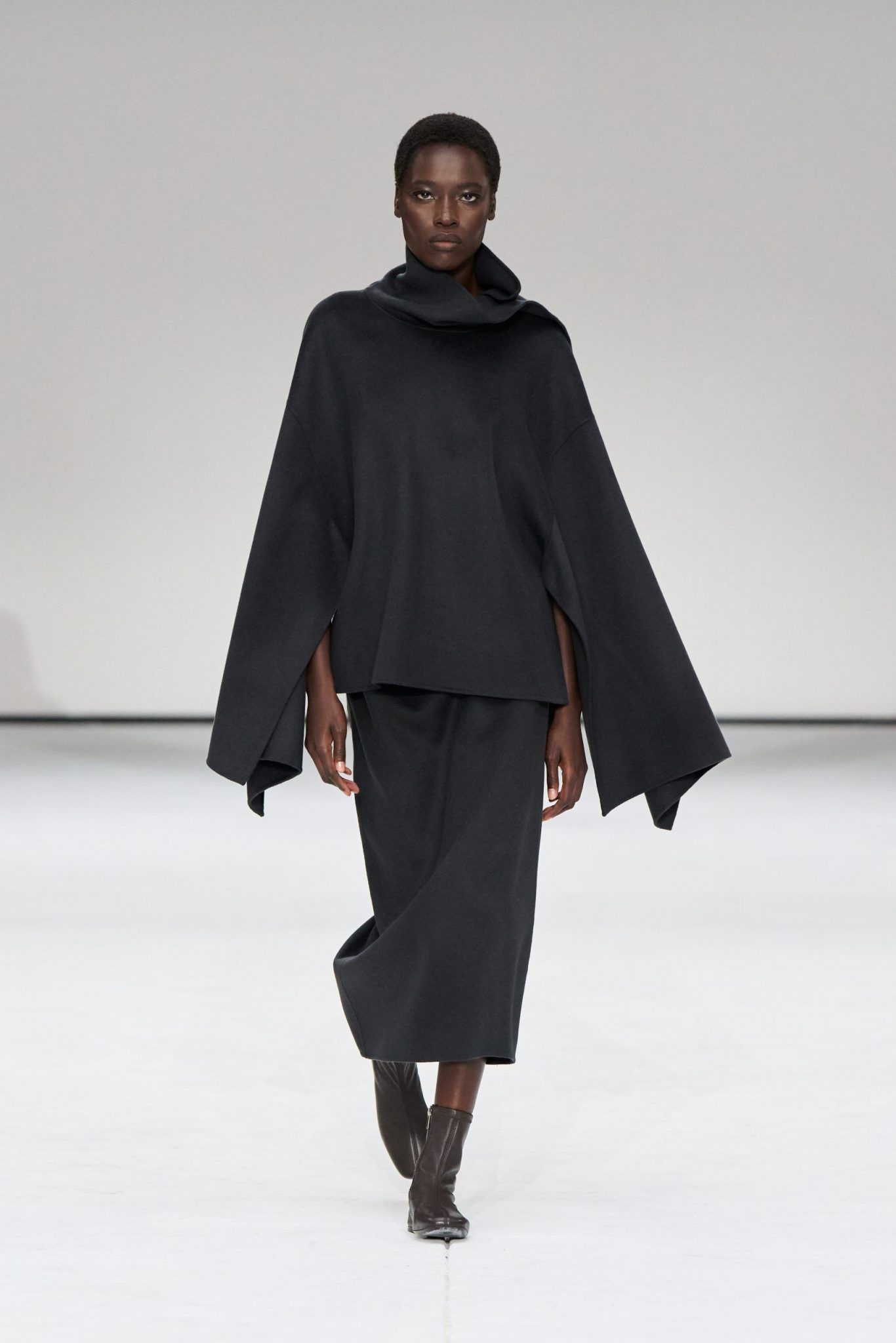 A Look At The COS Autumn Winter 2025 Show | Augustman MY