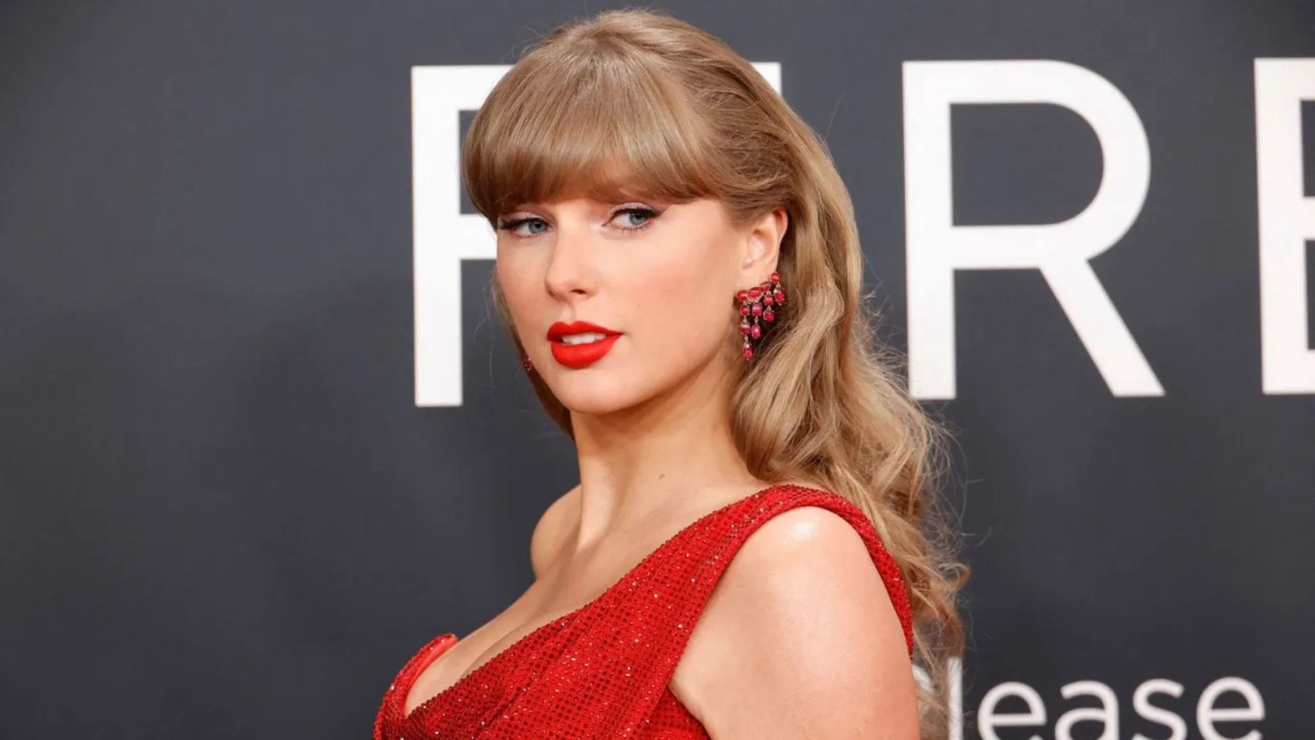 Taylor Swift's Beauty Routine Decoded | Augustman MY