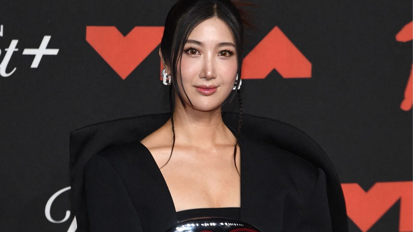 Get To Know EJAE: KPop Demon Hunters Singer | Augustman MY