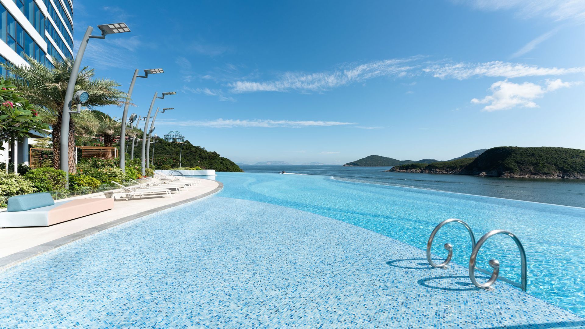 Swimming Pool Passes: 10 Hotels Offering The Best Deals This Summer