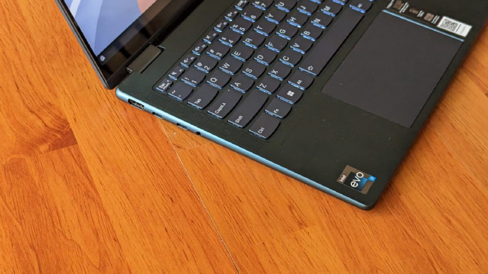 Lenovo Yoga 7i Review: A Practical 2-In-1 Windows Convertible