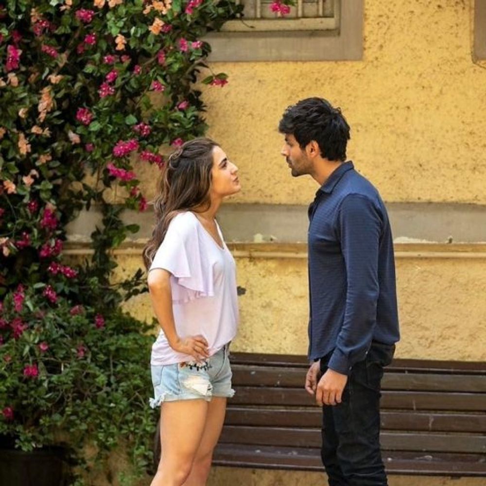 Romantic Hindi Movies That You Can Watch With Your Partner On Netflix