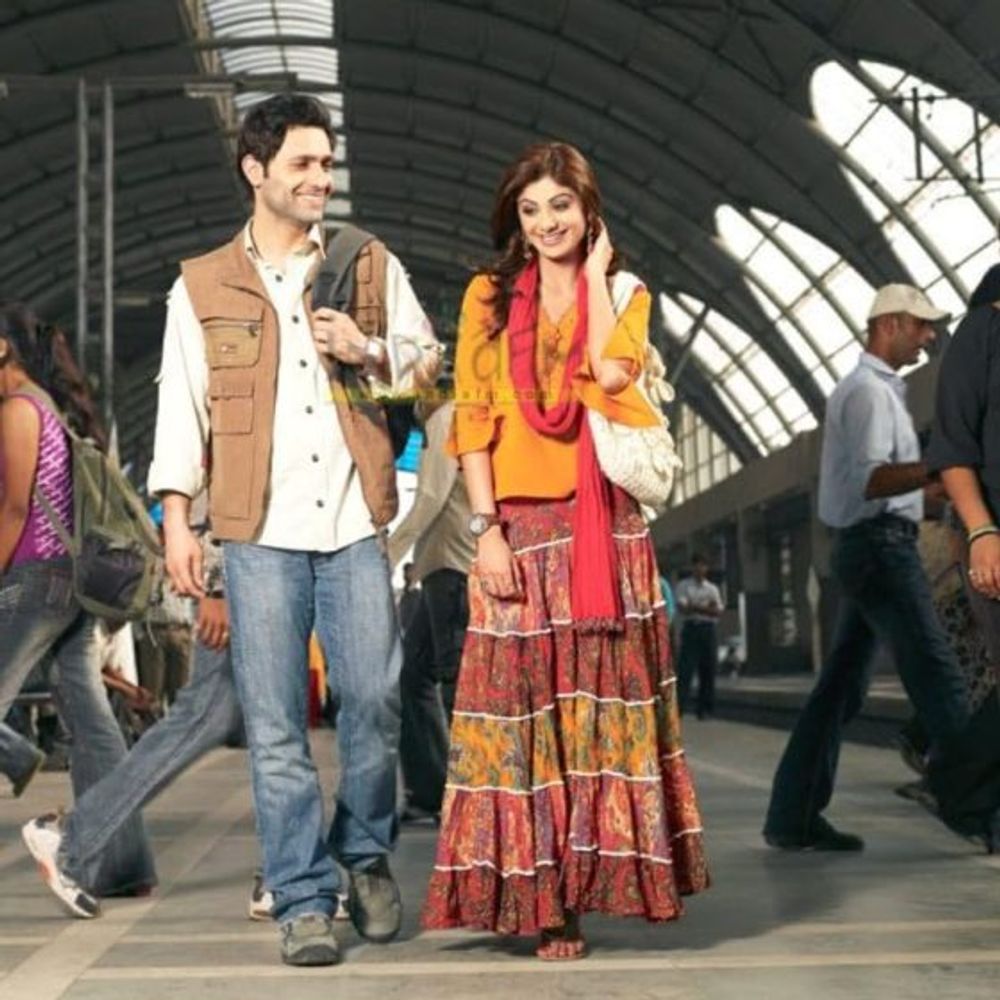 Romantic Hindi Movies That You Can Watch With Your Partner On Netflix