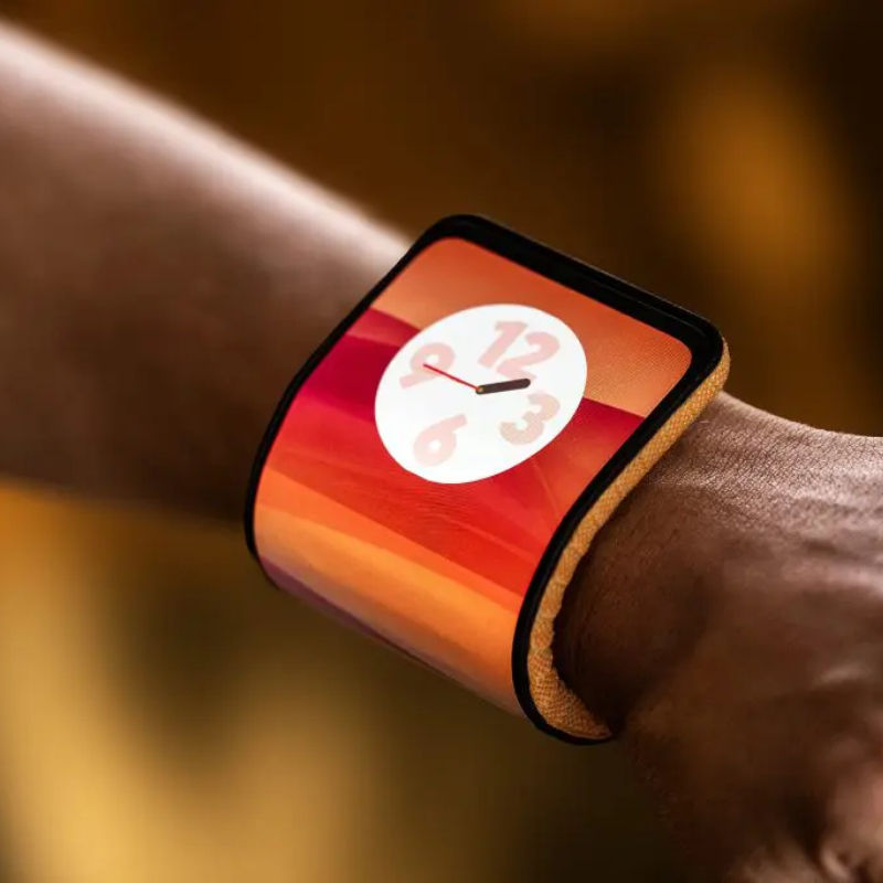 Motorola's Adaptive Display Bends A Smartphone Around Your Wrist