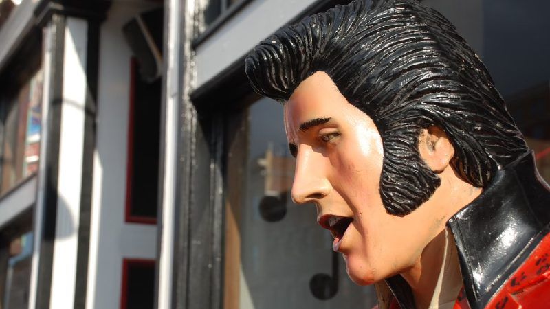 7 Ways Of Distinguishing A Deepfake vs Real Video