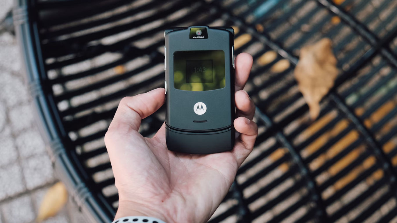 All Motorola Razr phones in chronological order – Augustman India